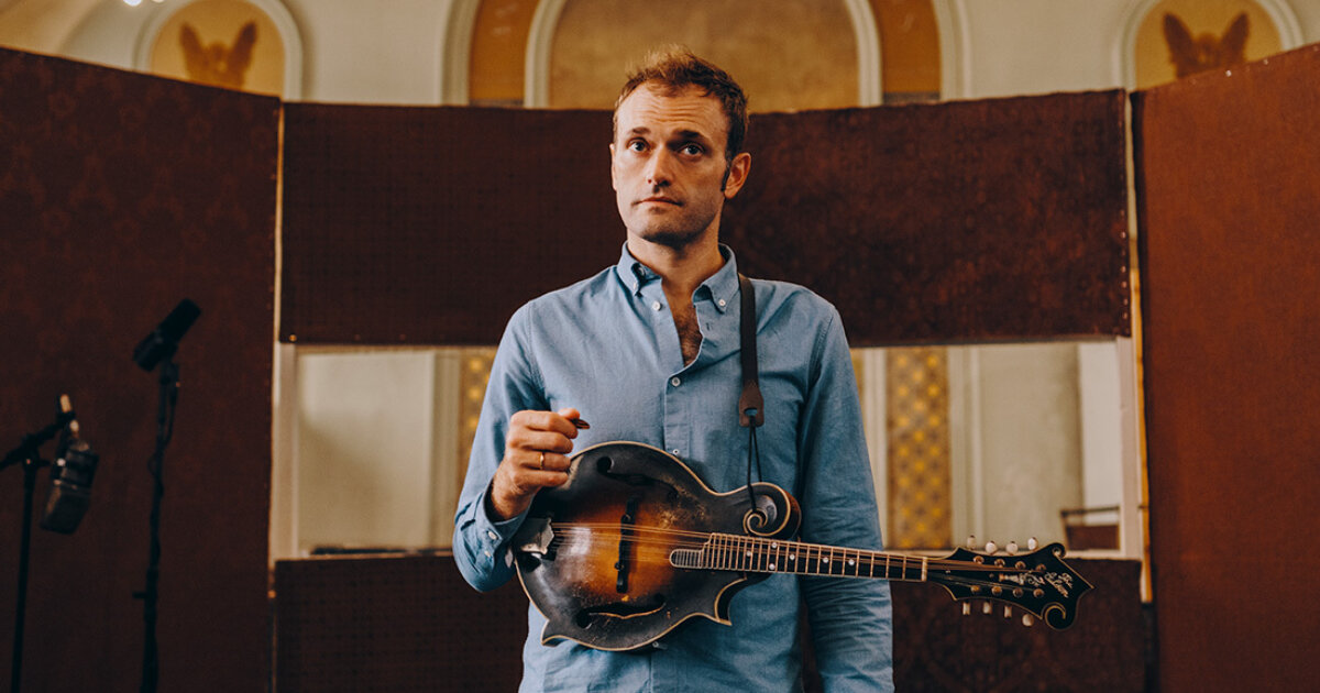 Chris Thile - Britten Sinfonia